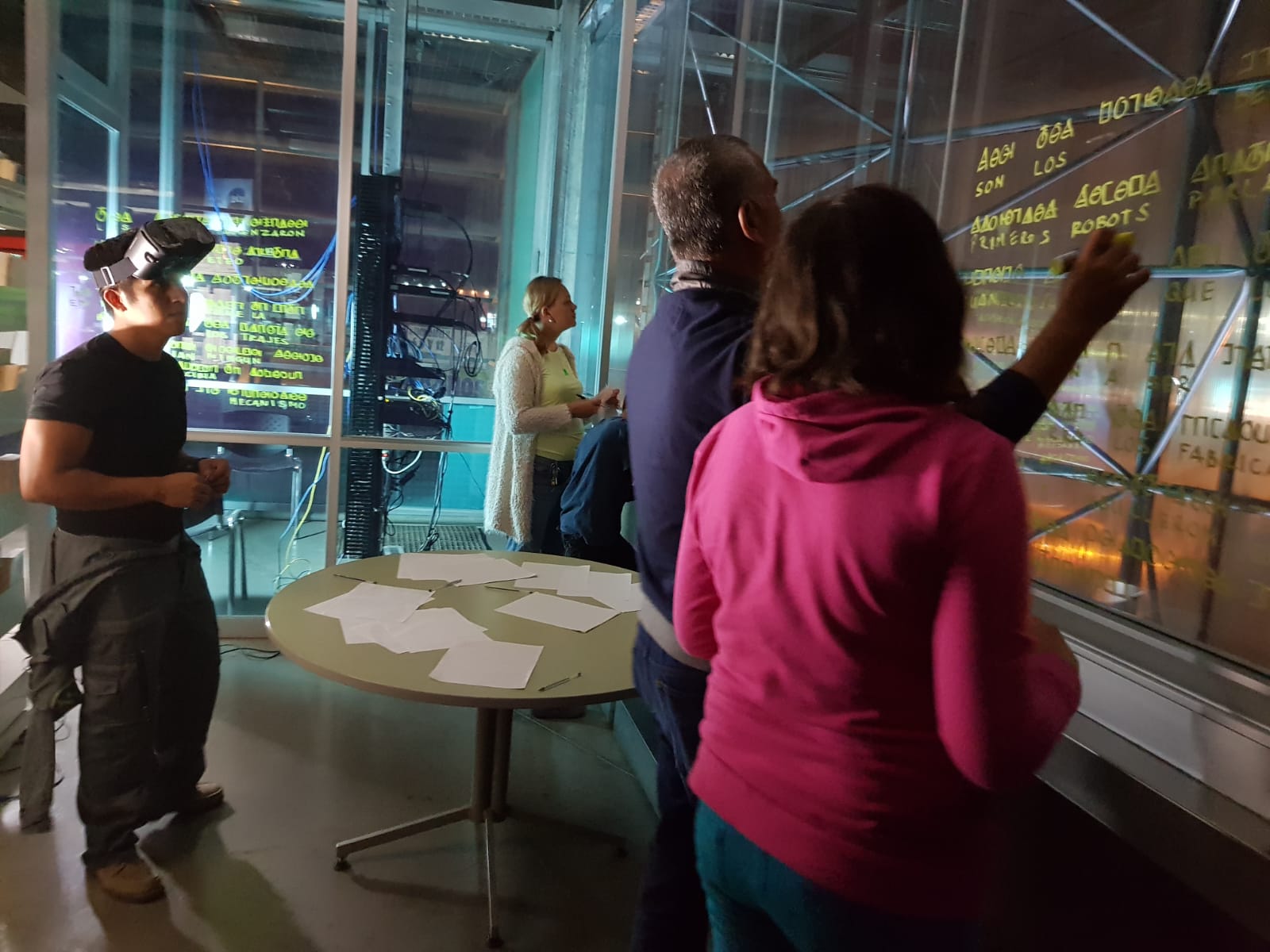 ¿Qué es el aprendizaje transmedia y cómo promoverlo? - AMIDI